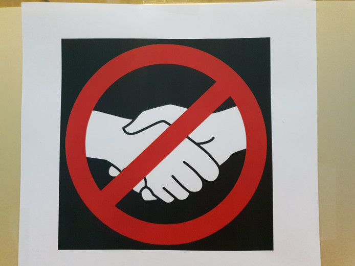 Geen handen schudden bij MST en TMZ vanwege coronavirus | Enschede e.o ...