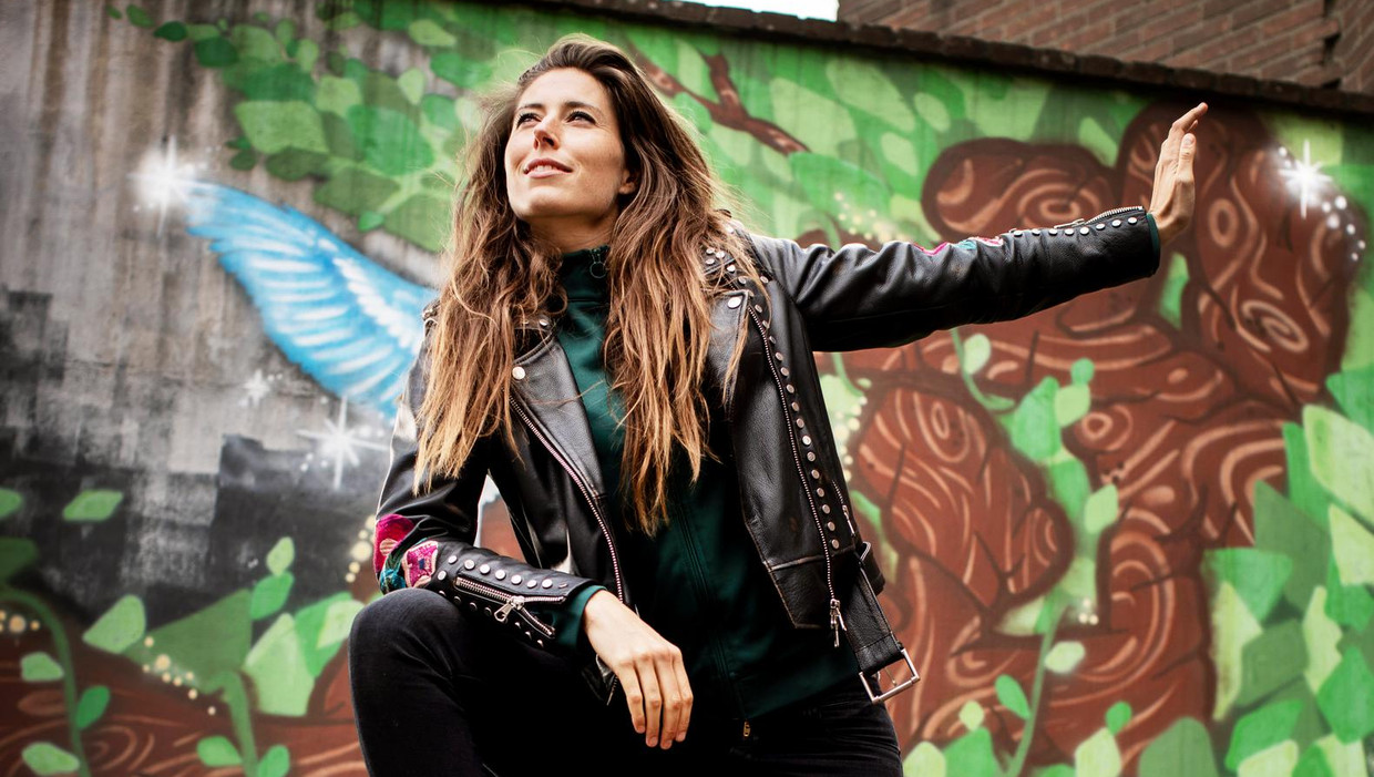 Iris Hond: 'De klassieke wereld is stijf' | Het Parool