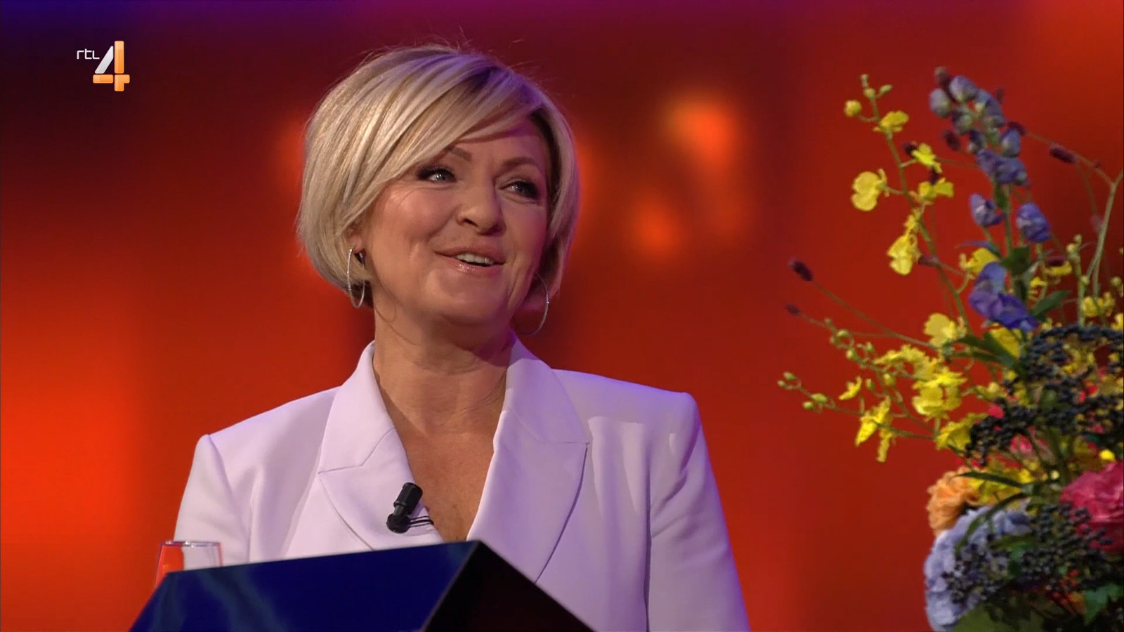 Caroline Tensen verrast tijdens 500e aflevering Eén tegen 100: ‘Word er ...