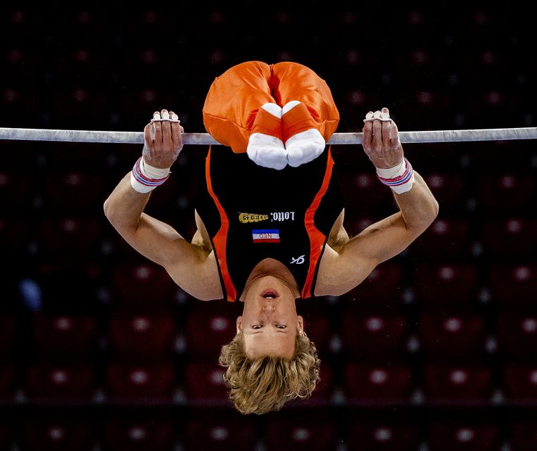 Zonderland schrikt zich rot op WK turnen | De Volkskrant