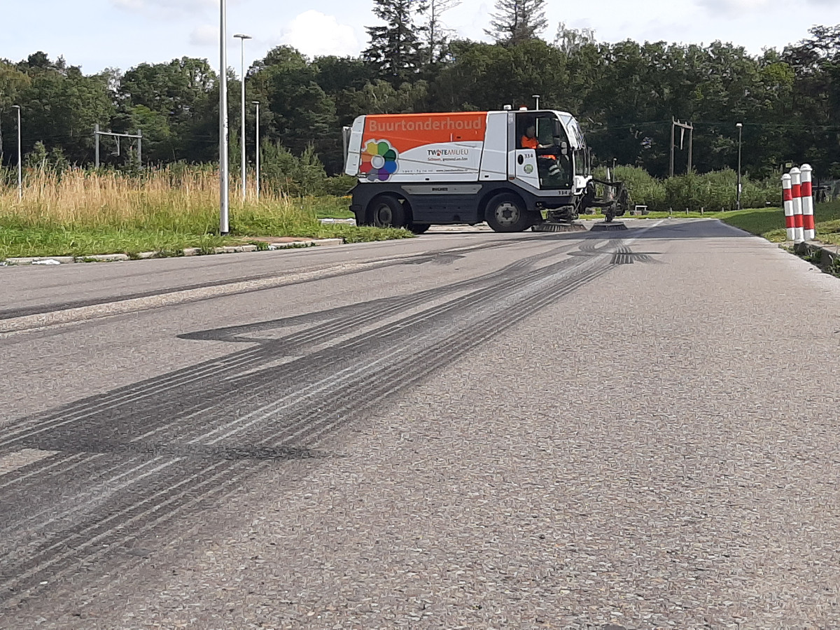 Had Enschede illegaal auto-evenement met duizend bezoekers kunnen ...