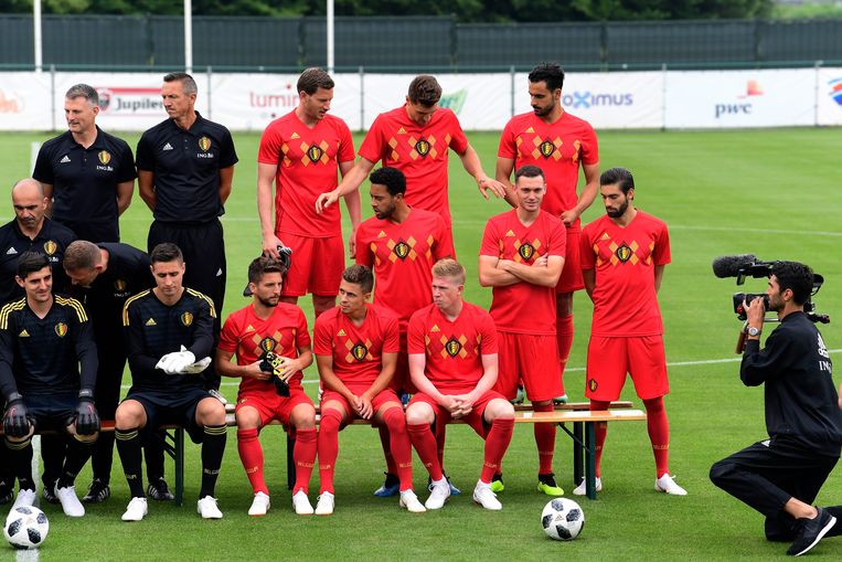 Hier is hij dan: de officiële ploegfoto van de Rode Duivels | Rode ...