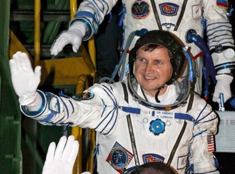 Sojoez met ruimtetoerist Simonyi de lucht in | De Volkskrant