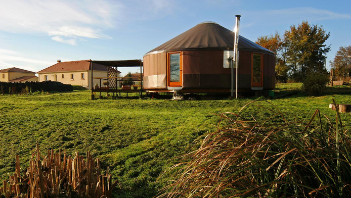 Yourtes, cabanes, roulottes, la Wallonie reconnaît les habitations ...