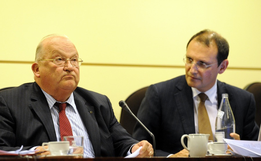 Le gouvernement flamand enjoint Dexia de reporter le vote sur la ...