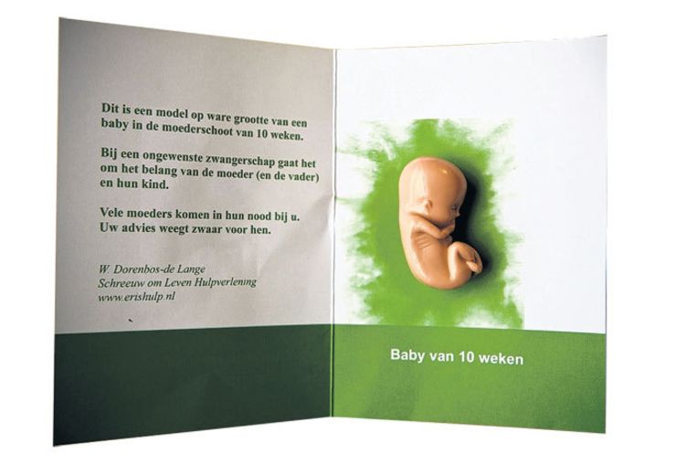 Namaakfoetus tegen abortus op de mat | Het Parool
