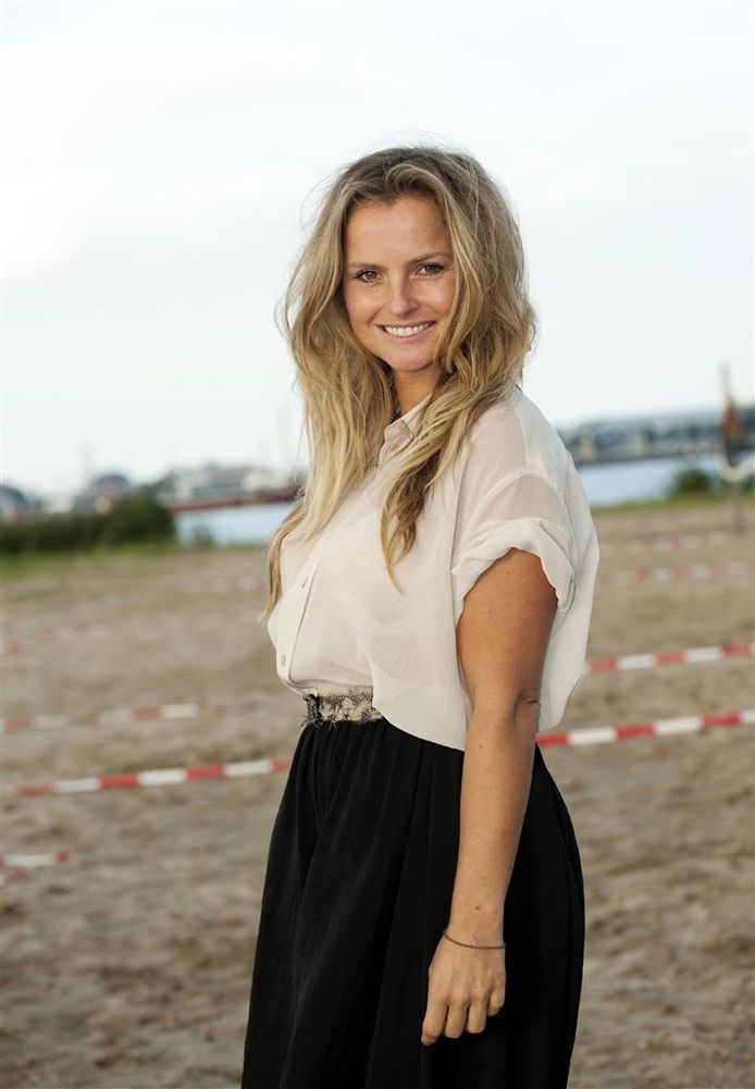 Fatima Moreira de Melo speelde harde spelletjes in Expeditie Robinson ...