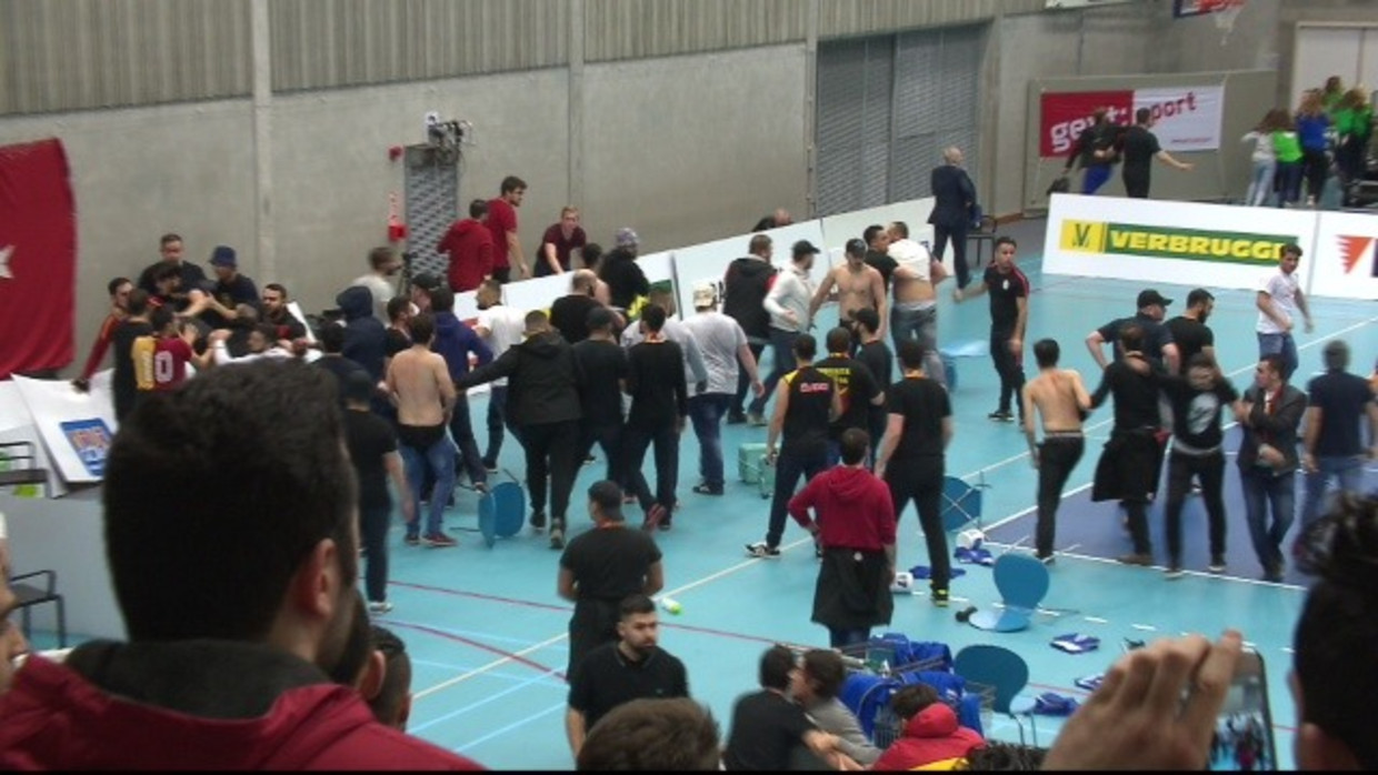 Ongezien: volleywedstrijd Gent - Galatasaray stilgelegd door Turkse ...