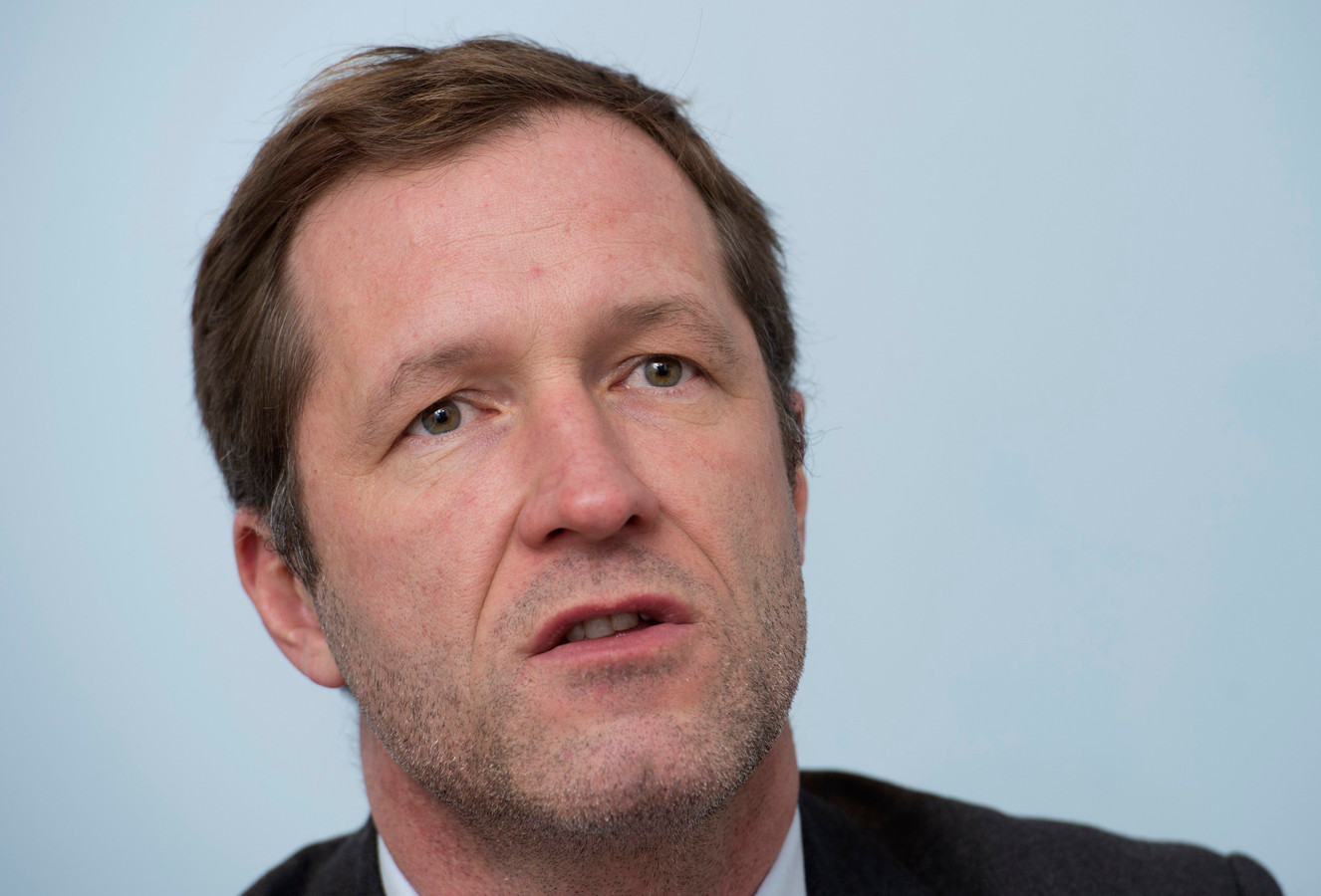 Paul Magnette biedt 200 miljoen euro voor Brussels voorstadsnet | Foto ...