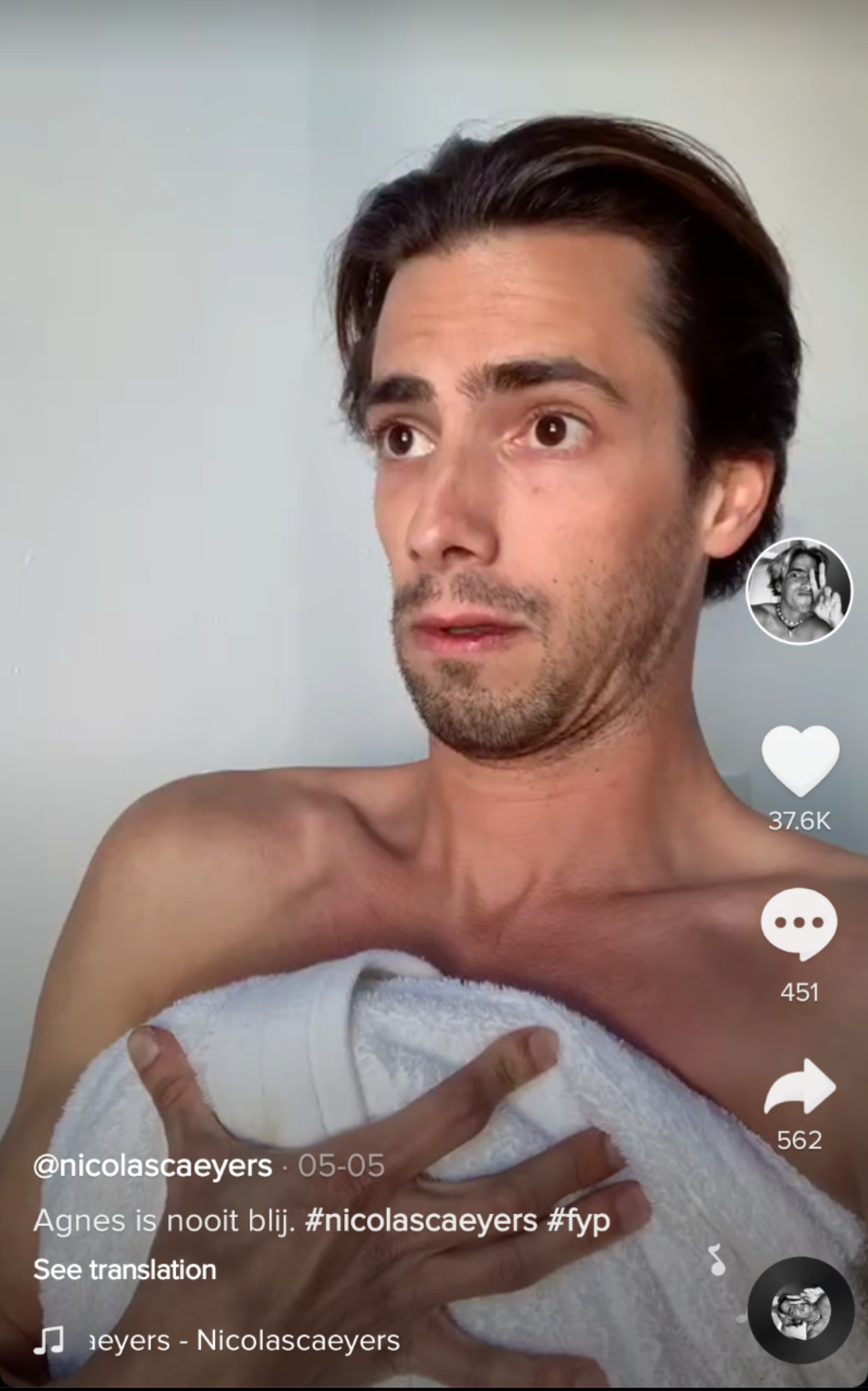 Nicolas Caeyers en uw moeder op TikTok: ‘Als ge het dan toch wilt doen ...