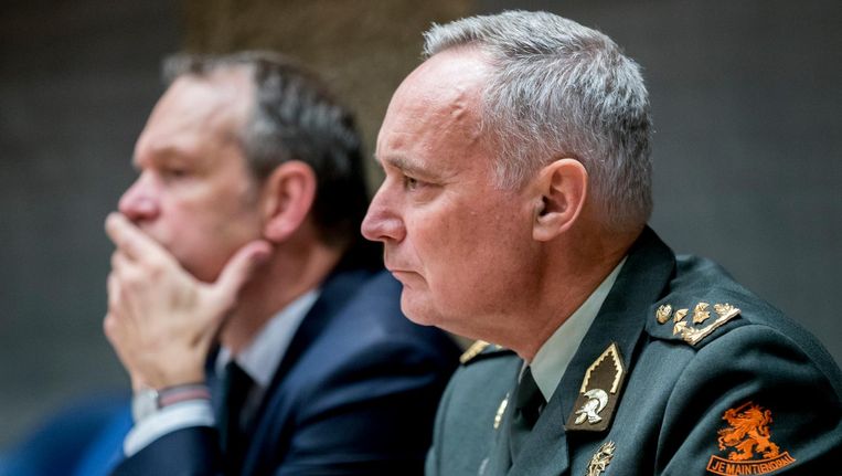 Commandant der Strijdkrachten Middendorp stapt ook op | Het Parool