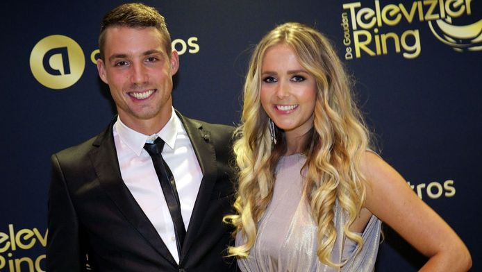 Monique Smit zet zoon op de wereld | Sterren | AD.nl