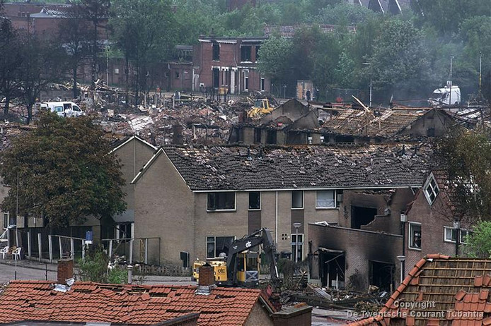 In beeld | 15 jaar geleden: de vuurwerkramp in Enschede | Enschede ...