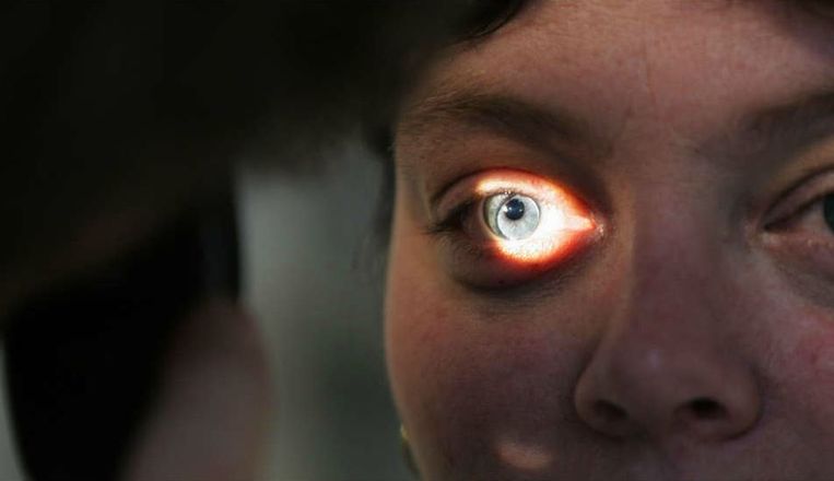 Zwevende zwarte vlekjes voor de ogen: hoe kwalijk is dat? | TROUW