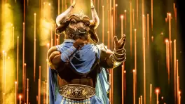 Dansen, dansen! Alle hoefjes in de lucht voor Minotaurus - The Masked ...