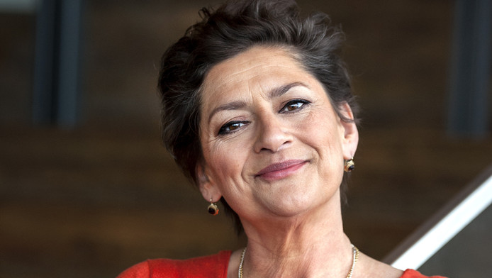 Annet Malherbe in Annie M.G. op Soestdijk | Show | AD.nl
