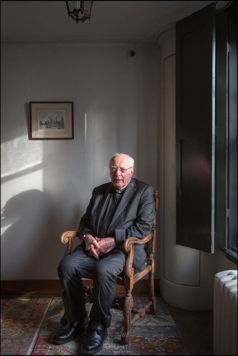 Kardinaal Ad Simonis (1931-2020): een omstreden en zachtmoedige herder ...