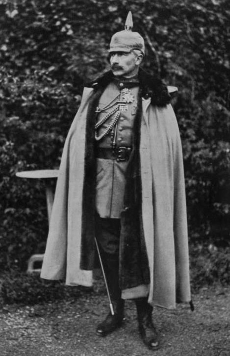 Na de revolutie in Rusland stortte het ene na het andere rijk ineen | Trouw