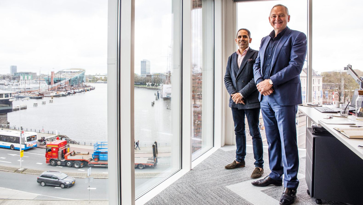 Oracle voelt zich thuis in 'inschikkelijke' stad Amsterdam | Het Parool