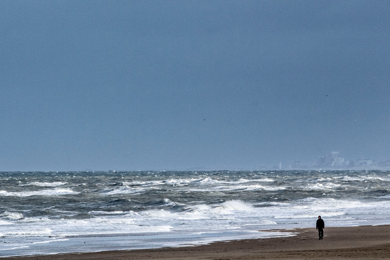Met z’n allen Britten uitzwaaien aan zee | Het Parool
