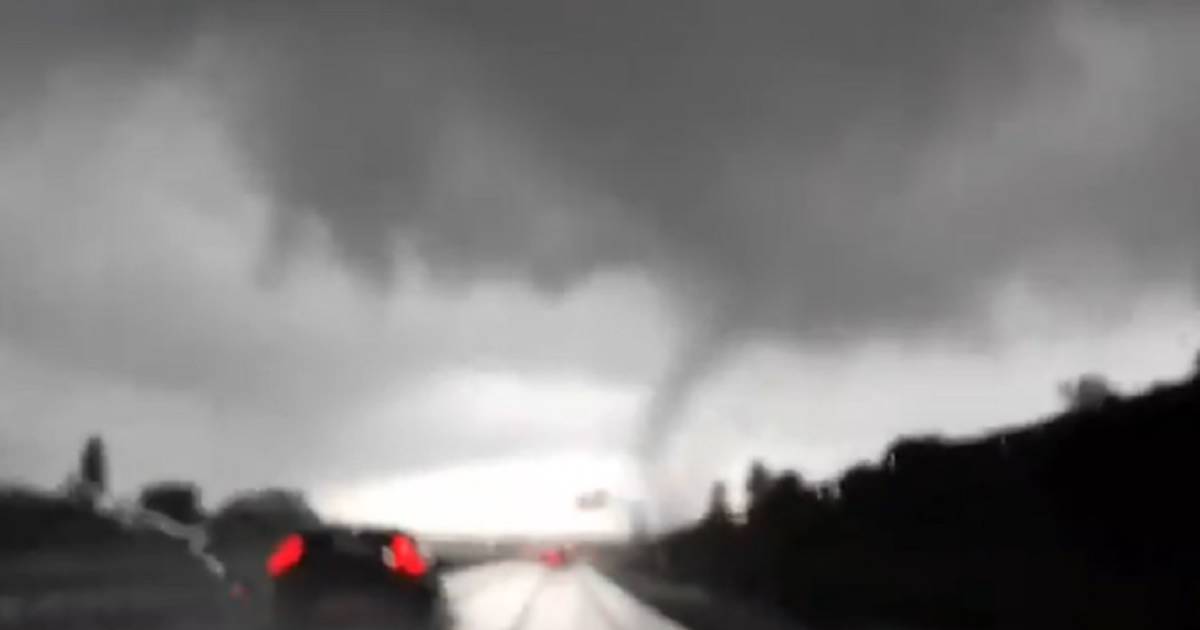Tornade spectaculaire dans le sud de la France | Monde | 7sur7.be Tornade spectaculaire dans le sud de la France | Monde | 7sur7.be