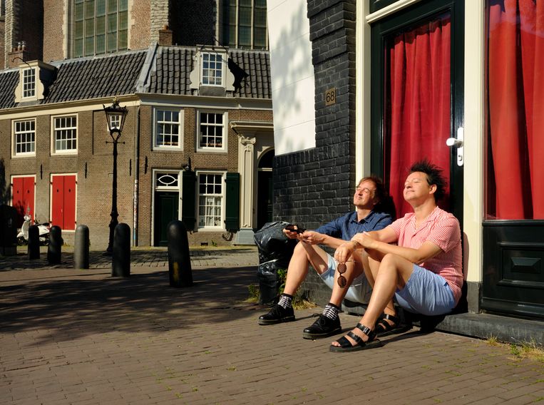 Rop Verheijen en Jurrian van Dongen drinken koffie op de zeldzaam ...