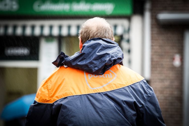 De nieuwste dienst van PostNL: ze sjouwen uw koffer van huis naar ...