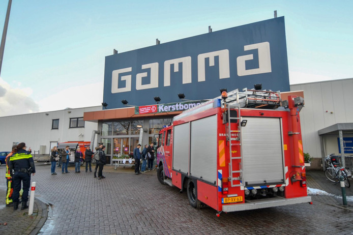 Gamma Euromarkt weer vrijgegeven na mogelijk gaslek | Alphen | AD.nl