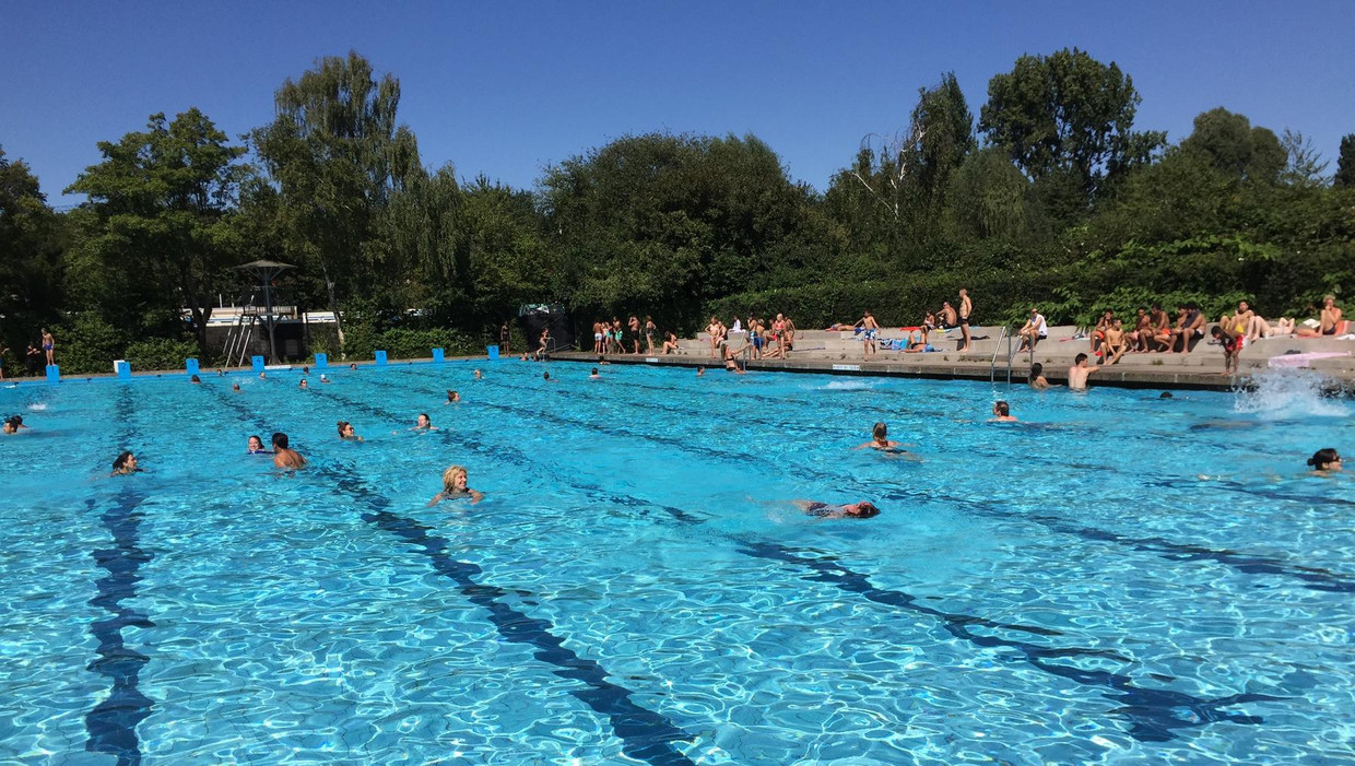 Le Monde: Flevoparkbad een van de mooiste buitenbaden ter wereld | Het ...