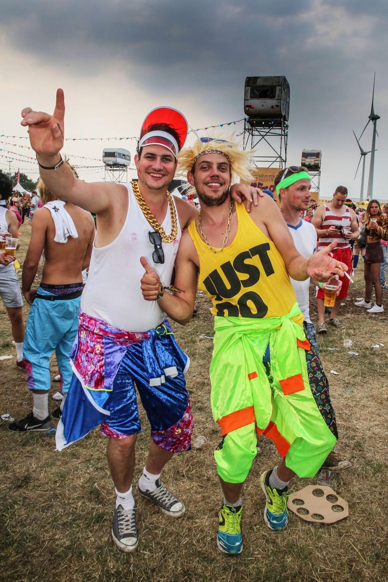 IN BEELD. Zo gek gaat het er aan toe op Kamping Kitsch | Het leukste ...