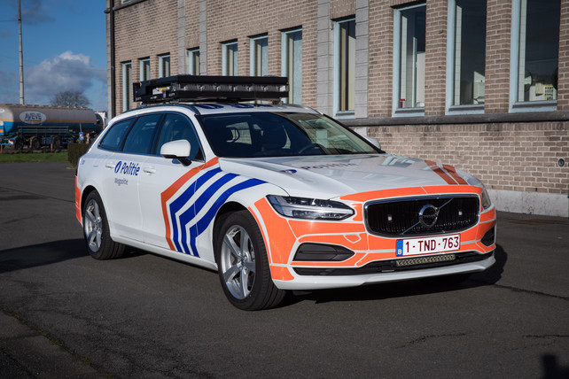 Wegpolitie koopt 121 voertuigen: zo ziet nieuwe politiewagen eruit ...