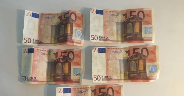 Arnhemmer had 196 valse briefjes van 50 euro om 'rond te strooien in ...