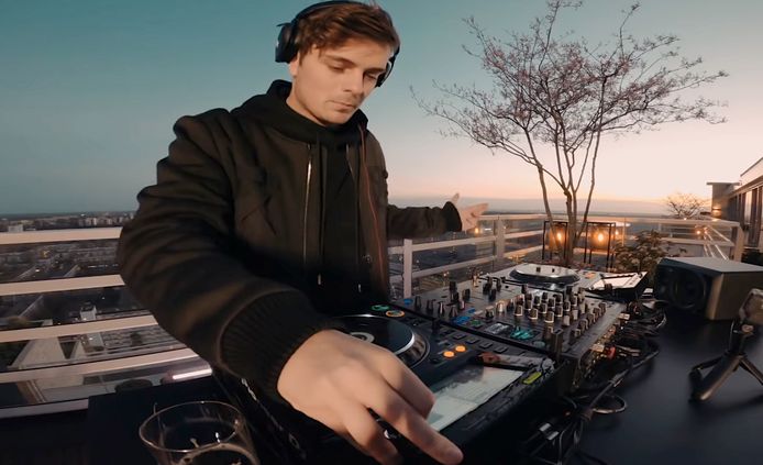 Martin Garrix boeken - Lyon & Partners Group