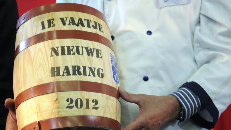 Recordbedrag voor eerste vaatje haring: 95.000 euro | Trouw